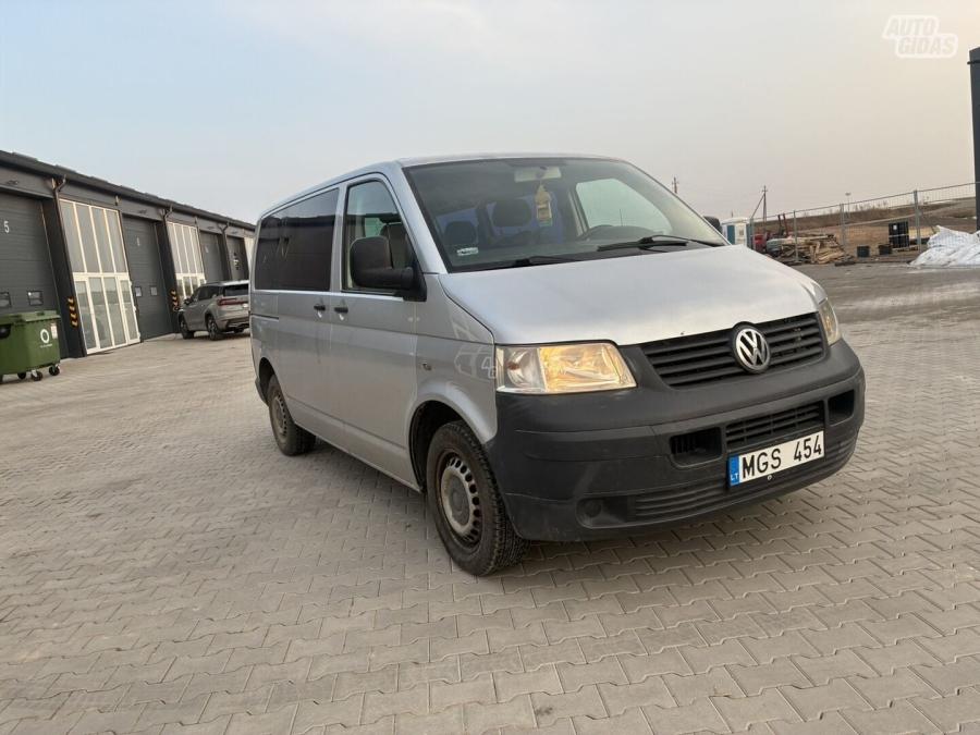Grey Volkswagen Transporter 2003 in Kaunas, with an engine capacity of 1.90 L and mileage of 350 thousand km for 3600 €, photo 6 on AUTOMOTO.COM.LV