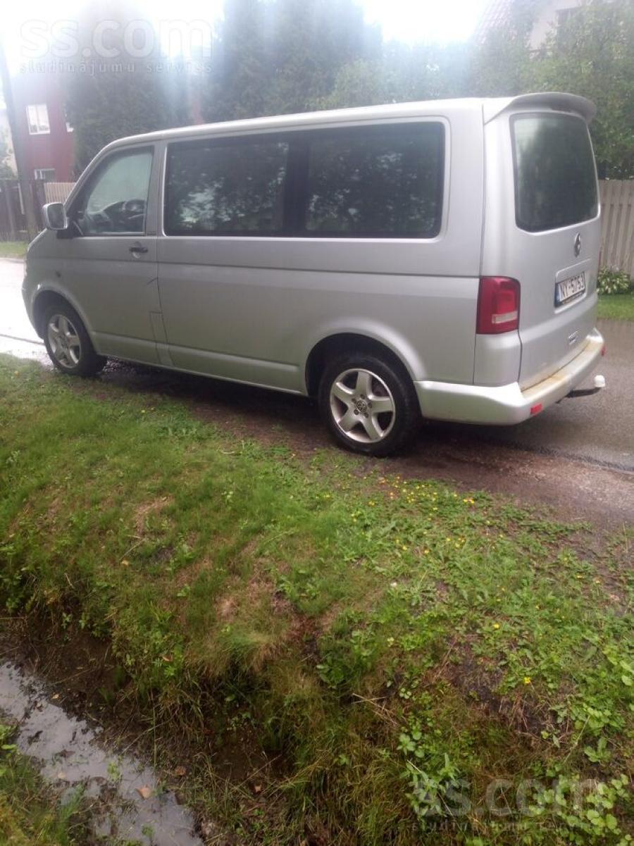 Grey Volkswagen Transporter 2003 in Jurmala, with an engine capacity of 2.50 L and mileage of 439 thousand km for 3600 €, photo 6 on AUTOMOTO.COM.LV