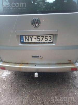Grey Volkswagen Transporter 2003 in Jurmala, with an engine capacity of 2.50 L and mileage of 439 thousand km for 3600 €, photo 9 on AUTOMOTO.COM.LV