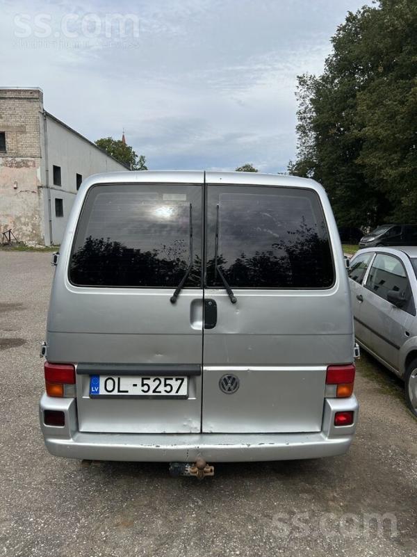 Grey Volkswagen Transporter 2003 in Limbazi, with an engine capacity of 2.50 L and mileage of 398 thousand km for 5500 €, photo 4 on AUTOMOTO.COM.LV