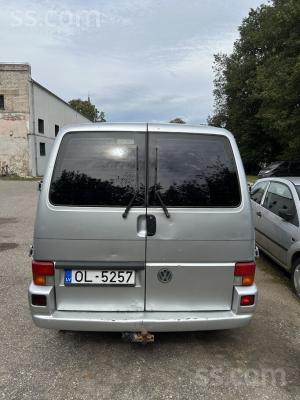 Grey Volkswagen Transporter 2003 in Limbazi, with an engine capacity of 2.50 L and mileage of 398 thousand km for 5500 €, photo 4 on AUTOMOTO.COM.LV