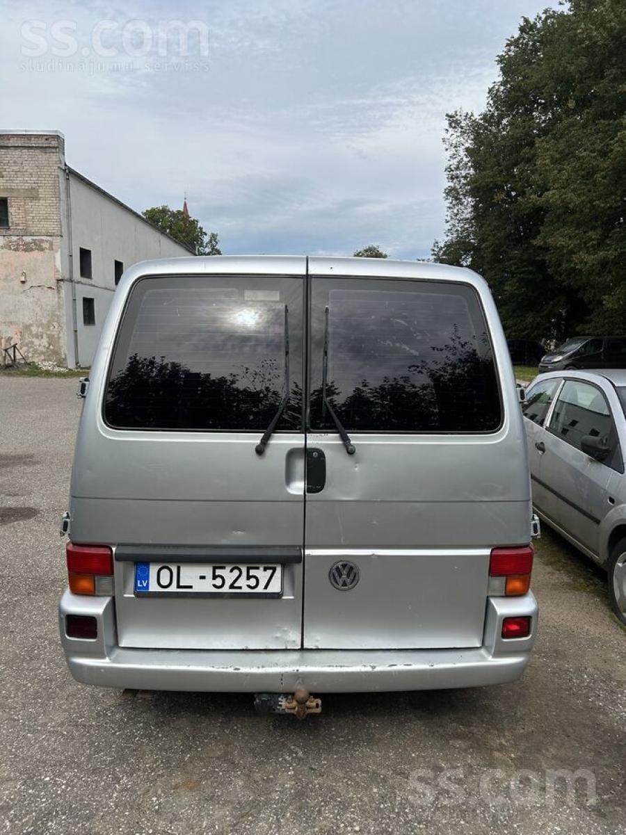 Grey Volkswagen Transporter 2003 in Limbazi, with an engine capacity of 2.50 L and mileage of 398 thousand km for 5500 €, photo 4 on AUTOMOTO.COM.LV