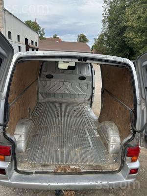 Grey Volkswagen Transporter 2003 in Limbazi, with an engine capacity of 2.50 L and mileage of 398 thousand km for 5500 €, photo 5 on AUTOMOTO.COM.LV
