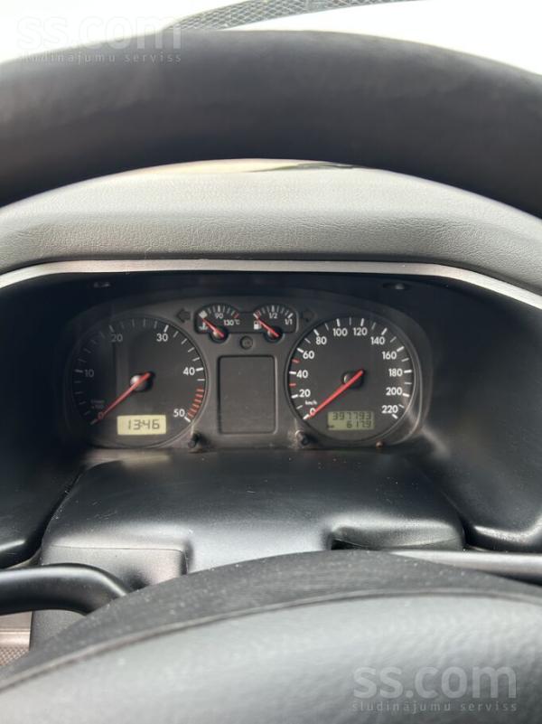 Grey Volkswagen Transporter 2003 in Limbazi, with an engine capacity of 2.50 L and mileage of 398 thousand km for 5500 €, photo 7 on AUTOMOTO.COM.LV