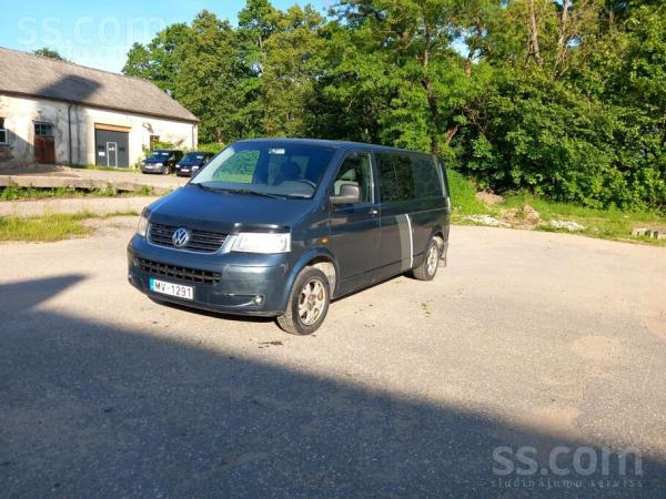 Grey Volkswagen Transporter 2004 in Liepaja, with an engine capacity of 2.50 L and mileage of 440 thousand km for 13915 €, photo 1 on AUTOMOTO.COM.LV