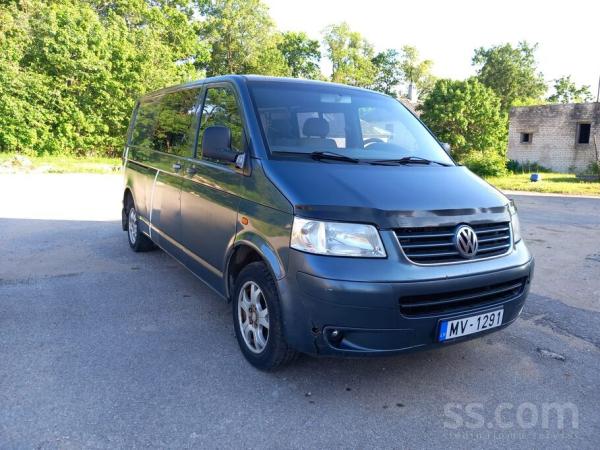Grey Volkswagen Transporter 2004 in Liepaja, with an engine capacity of 2.50 L and mileage of 440 thousand km for 13915 €, photo 2 on AUTOMOTO.COM.LV