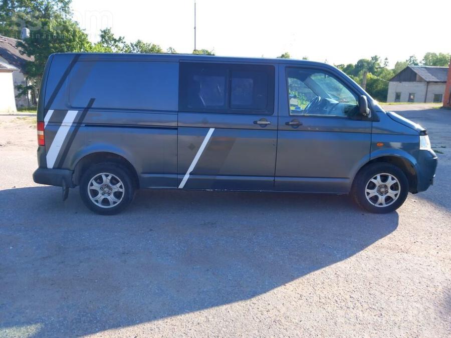 Pelēks Volkswagen Transporter 2004 Liepāja, ar dzinēja tilpumu 2.50 L un nobraukumu 440 tūkst. km par 13915 €, foto 4 vietnē AUTOMOTO.COM.LV