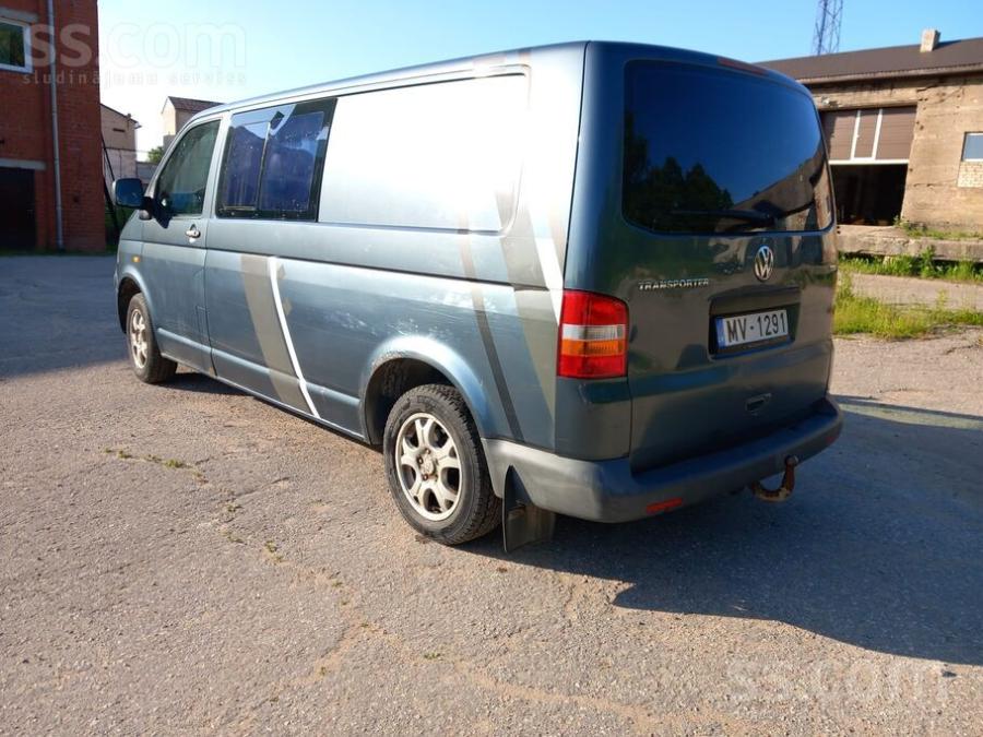 Pelēks Volkswagen Transporter 2004 Liepāja, ar dzinēja tilpumu 2.50 L un nobraukumu 440 tūkst. km par 13915 €, foto 7 vietnē AUTOMOTO.COM.LV