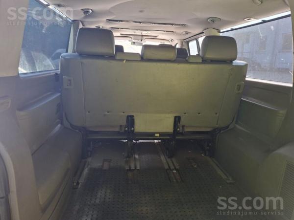Grey Volkswagen Transporter 2004 in Riga, with an engine capacity of 2.50 L and mileage of 225 thousand km for 3500 €, photo 6 on AUTOMOTO.COM.LV