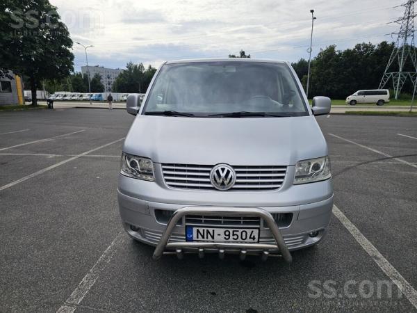 Pelēks Volkswagen Transporter 2004 Rīga, ar dzinēja tilpumu 2.50 L un nobraukumu 400 tūkst. km par 4900 €, foto 2 vietnē AUTOMOTO.COM.LV