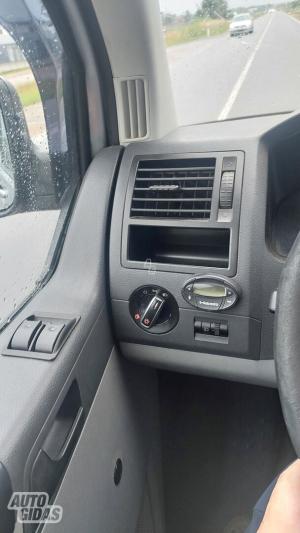 Grey Volkswagen Transporter 2006 in Kaunas, with an engine capacity of 1.90 L and mileage of 418 thousand km for 4900 €, photo 12 on AUTOMOTO.COM.LV
