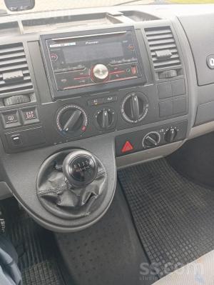 Pelēks Volkswagen Transporter 2008 Valmiera, ar dzinēja tilpumu 2.50 L un nobraukumu 473 tūkst. km par 4700 €, foto 3 vietnē AUTOMOTO.COM.LV