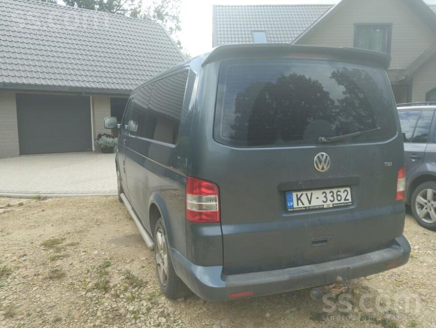 Grey Volkswagen Transporter 2008 in Riga, with an engine capacity of 2.50 L and mileage of 404 thousand km for 2500 €, photo 1 on AUTOMOTO.COM.LV