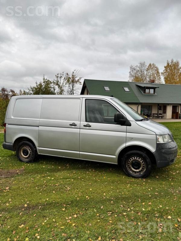 Grey Volkswagen Transporter 2008 in Riga, with an engine capacity of 1.90 L and mileage of 247 thousand km for 3950 €, photo 4 on AUTOMOTO.COM.LV