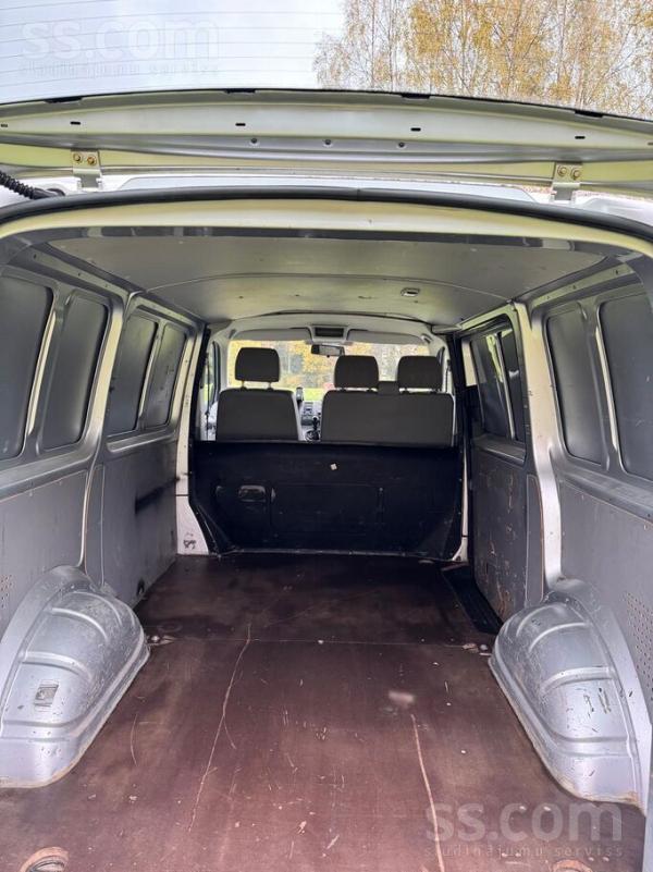 Grey Volkswagen Transporter 2008 in Riga, with an engine capacity of 1.90 L and mileage of 247 thousand km for 3950 €, photo 8 on AUTOMOTO.COM.LV