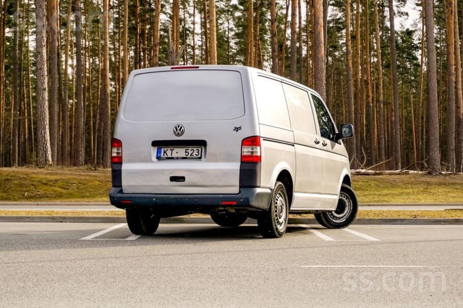 Grey Volkswagen Transporter 2010 in Riga, with an engine capacity of 2.00 L and mileage of 349 thousand km for 5790 €, photo 5 on AUTOMOTO.COM.LV