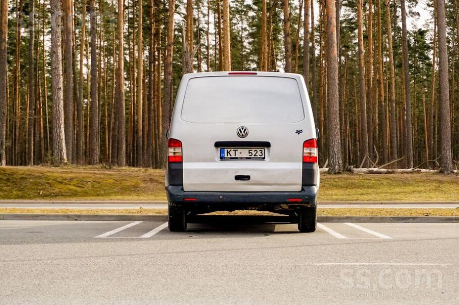 Grey Volkswagen Transporter 2010 in Riga, with an engine capacity of 2.00 L and mileage of 349 thousand km for 5790 €, photo 6 on AUTOMOTO.COM.LV