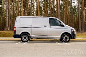 Grey Volkswagen Transporter 2010 in Riga, with an engine capacity of 2.00 L and mileage of 349 thousand km for 5790 €, photo 8 on AUTOMOTO.COM.LV