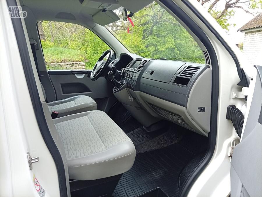 Pelēks Volkswagen Transporter 2010 Viļņa, ar dzinēja tilpumu 2.00 L un nobraukumu 299 tūkst. km par 8499 €, foto 9 vietnē AUTOMOTO.COM.LV