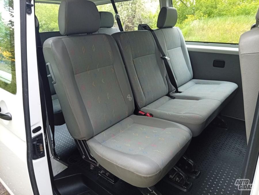 Pelēks Volkswagen Transporter 2010 Viļņa, ar dzinēja tilpumu 2.00 L un nobraukumu 299 tūkst. km par 8499 €, foto 13 vietnē AUTOMOTO.COM.LV