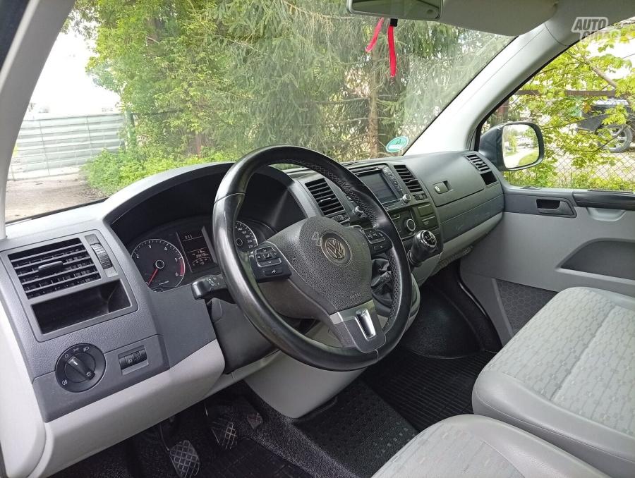 Grey Volkswagen Transporter 2010 in Vilnius, with an engine capacity of 2.00 L and mileage of 299 thousand km for 9300 €, photo 8 on AUTOMOTO.COM.LV