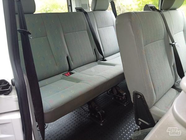 Grey Volkswagen Transporter 2010 in Vilnius, with an engine capacity of 2.00 L and mileage of 299 thousand km for 9300 €, photo 10 on AUTOMOTO.COM.LV