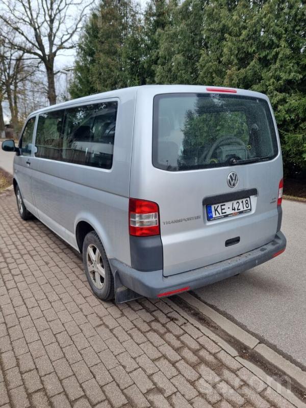 Grey Volkswagen Transporter 2012 in Riga, with an engine capacity of 2.00 L and mileage of 215 thousand km for 7200 €, photo 4 on AUTOMOTO.COM.LV