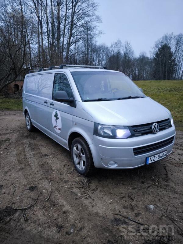 Grey Volkswagen Transporter 2012 in Saldus, with an engine capacity of 2.00 L and mileage of 335 thousand km for 8900 €, photo 3 on AUTOMOTO.COM.LV