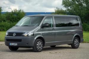 Pelēks Volkswagen Transporter 2012 Liepāja, ar dzinēja tilpumu 2.00 L un nobraukumu 120 tūkst. km par 13500 €, foto  vietnē AUTOMOTO.COM.LV