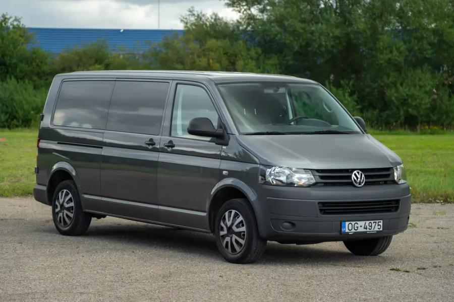 Pelēks Volkswagen Transporter 2012 Liepāja, ar dzinēja tilpumu 2.00 L un nobraukumu 120 tūkst. km par 13500 €, foto 6 vietnē AUTOMOTO.COM.LV