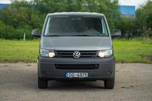 Pelēks Volkswagen Transporter 2012 Liepāja, ar dzinēja tilpumu 2.00 L un nobraukumu 120 tūkst. km par 13500 €, foto 7 vietnē AUTOMOTO.COM.LV