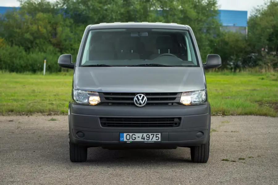 Pelēks Volkswagen Transporter 2012 Liepāja, ar dzinēja tilpumu 2.00 L un nobraukumu 120 tūkst. km par 13500 €, foto 7 vietnē AUTOMOTO.COM.LV