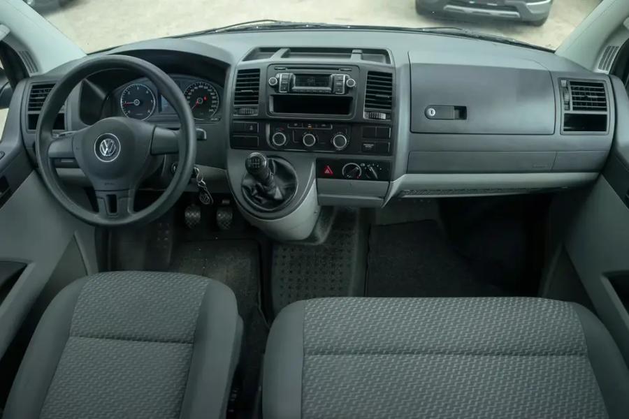 Pelēks Volkswagen Transporter 2012 Liepāja, ar dzinēja tilpumu 2.00 L un nobraukumu 120 tūkst. km par 13500 €, foto 8 vietnē AUTOMOTO.COM.LV