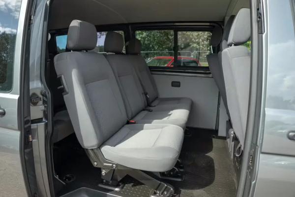 Pelēks Volkswagen Transporter 2012 Liepāja, ar dzinēja tilpumu 2.00 L un nobraukumu 120 tūkst. km par 13500 €, foto 10 vietnē AUTOMOTO.COM.LV