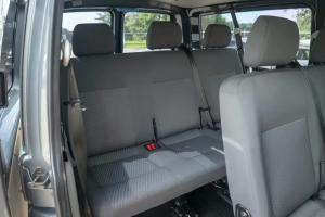 Pelēks Volkswagen Transporter 2012 Liepāja, ar dzinēja tilpumu 2.00 L un nobraukumu 120 tūkst. km par 13500 €, foto 12 vietnē AUTOMOTO.COM.LV