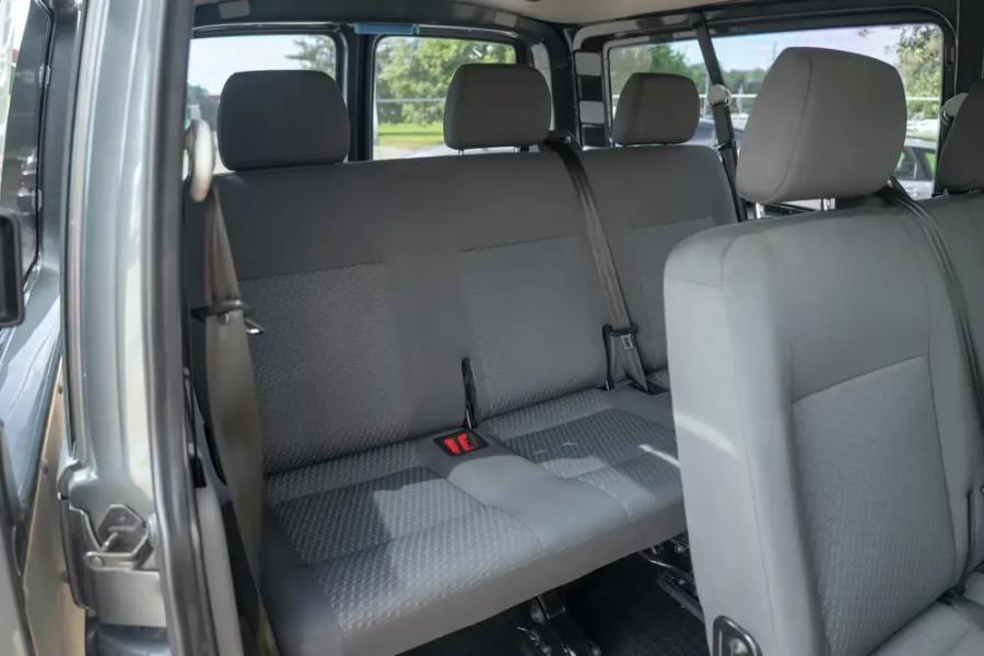 Pelēks Volkswagen Transporter 2012 Liepāja, ar dzinēja tilpumu 2.00 L un nobraukumu 120 tūkst. km par 13500 €, foto 12 vietnē AUTOMOTO.COM.LV
