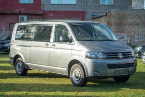 Pelēks Volkswagen Transporter 2012 Liepāja, ar dzinēja tilpumu 2.00 L un nobraukumu 183 tūkst. km par 12500 €, foto 6 vietnē AUTOMOTO.COM.LV