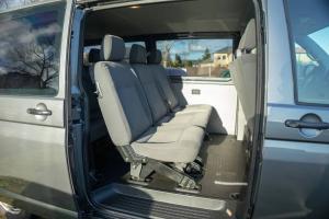 Pelēks Volkswagen Transporter 2012 Liepāja, ar dzinēja tilpumu 2.00 L un nobraukumu 183 tūkst. km par 12500 €, foto 11 vietnē AUTOMOTO.COM.LV