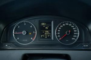 Pelēks Volkswagen Transporter 2012 Liepāja, ar dzinēja tilpumu 2.00 L un nobraukumu 183 tūkst. km par 12500 €, foto 14 vietnē AUTOMOTO.COM.LV