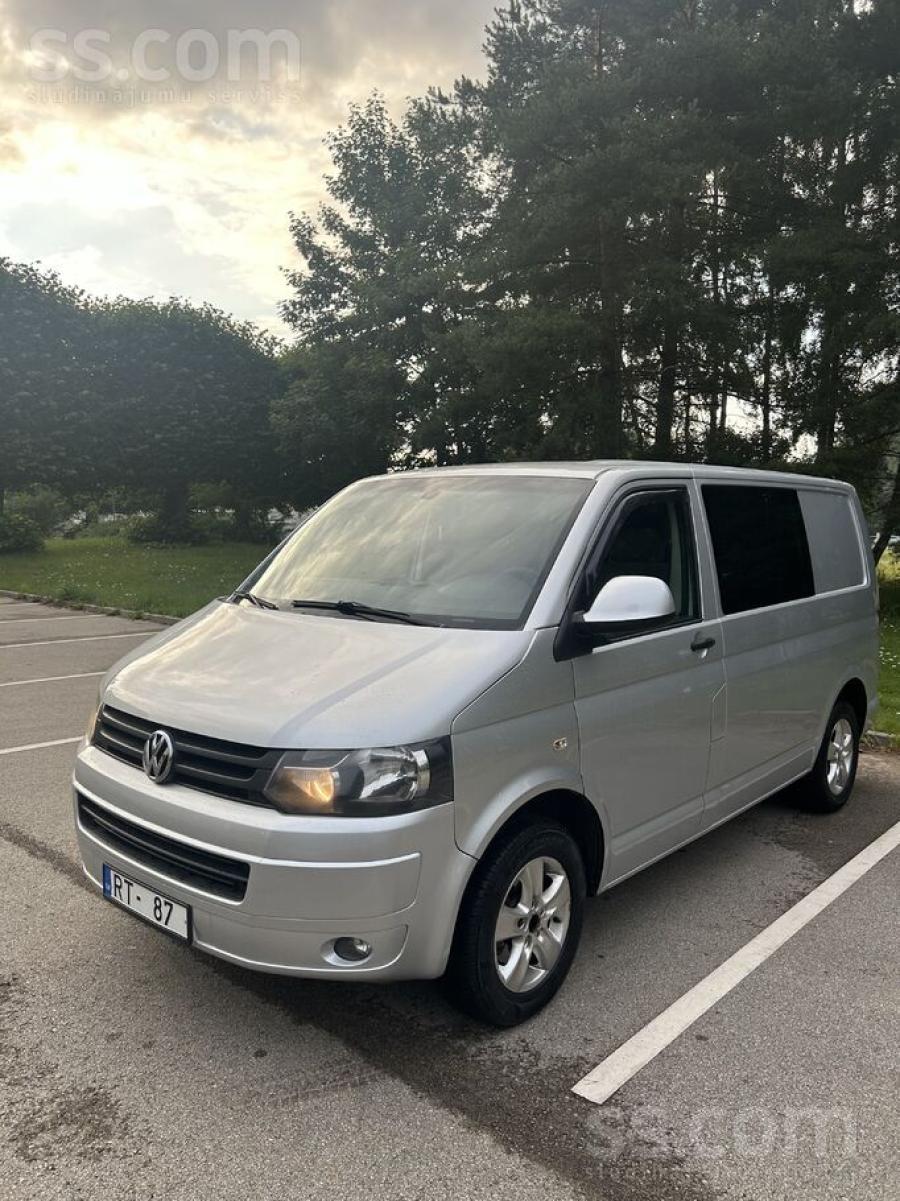 Pelēks Volkswagen Transporter 2012 Rīga, ar dzinēja tilpumu 2.00 L un nobraukumu 315 tūkst. km par 8900 €, foto 1 vietnē AUTOMOTO.COM.LV