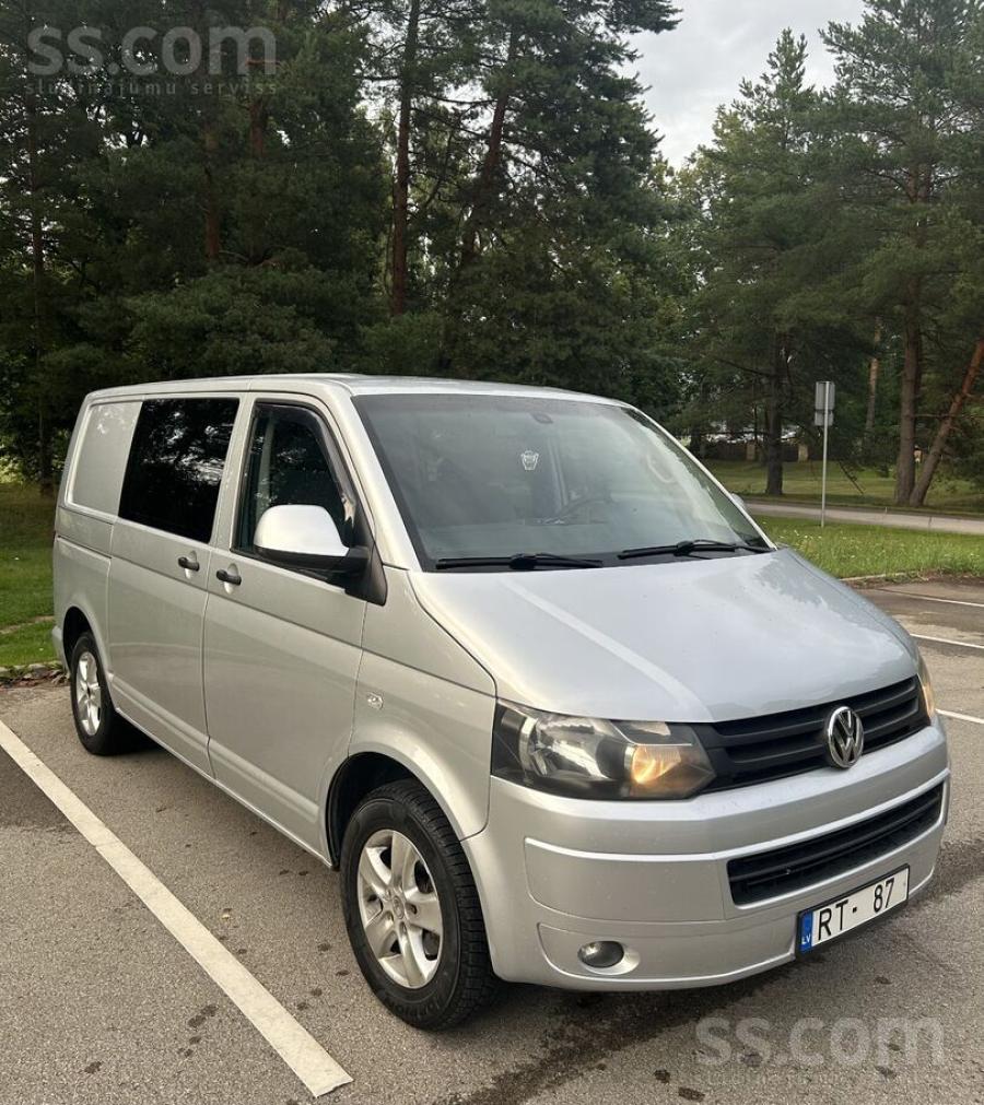 Pelēks Volkswagen Transporter 2012 Rīga, ar dzinēja tilpumu 2.00 L un nobraukumu 315 tūkst. km par 8900 €, foto 3 vietnē AUTOMOTO.COM.LV