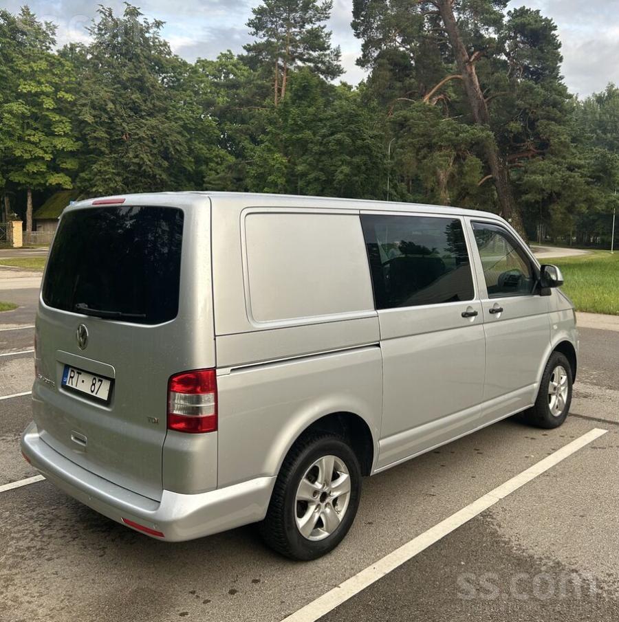 Pelēks Volkswagen Transporter 2012 Rīga, ar dzinēja tilpumu 2.00 L un nobraukumu 315 tūkst. km par 8900 €, foto 4 vietnē AUTOMOTO.COM.LV