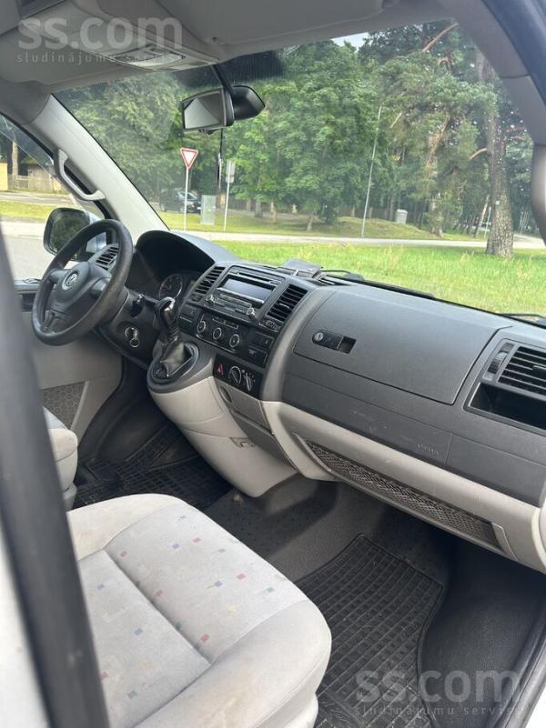 Pelēks Volkswagen Transporter 2012 Rīga, ar dzinēja tilpumu 2.00 L un nobraukumu 315 tūkst. km par 8900 €, foto 9 vietnē AUTOMOTO.COM.LV