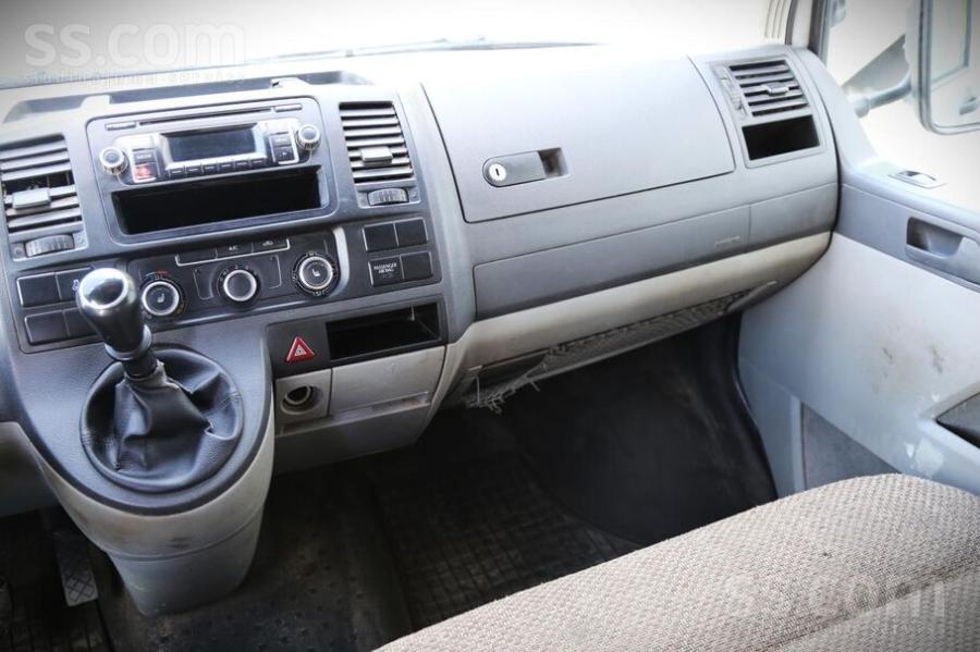 Pelēks Volkswagen Transporter 2014 Rīga, ar dzinēja tilpumu 2.00 L un nobraukumu 290 tūkst. km par 6995 €, foto 10 vietnē AUTOMOTO.COM.LV