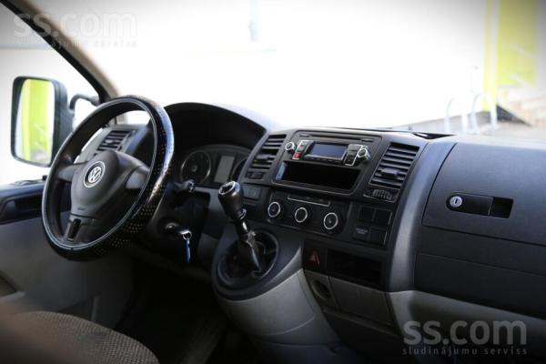 Pelēks Volkswagen Transporter 2014 Rīga, ar dzinēja tilpumu 2.00 L un nobraukumu 290 tūkst. km par 6995 €, foto 10 vietnē AUTOMOTO.COM.LV