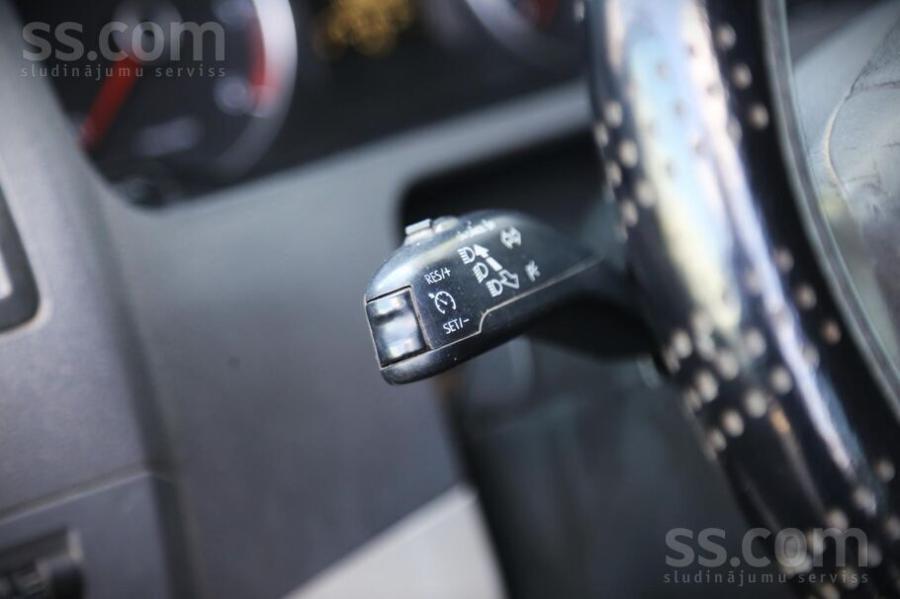 Pelēks Volkswagen Transporter 2014 Rīga, ar dzinēja tilpumu 2.00 L un nobraukumu 290 tūkst. km par 6995 €, foto 15 vietnē AUTOMOTO.COM.LV