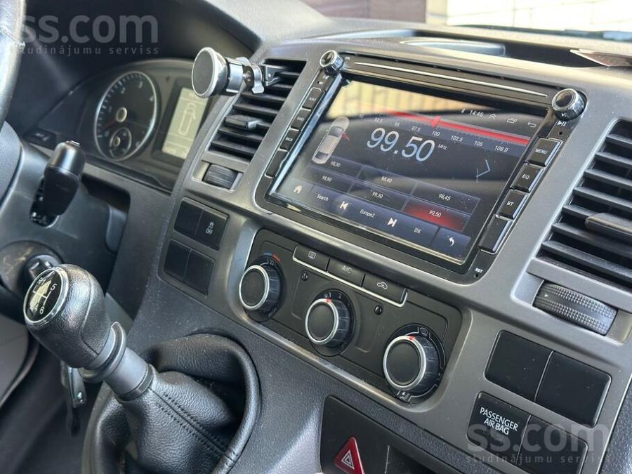 Pelēks Volkswagen Transporter 2014 Jūrmala, ar dzinēja tilpumu 2.00 L un nobraukumu 340 tūkst. km par 11500 €, foto 9 vietnē AUTOMOTO.COM.LV