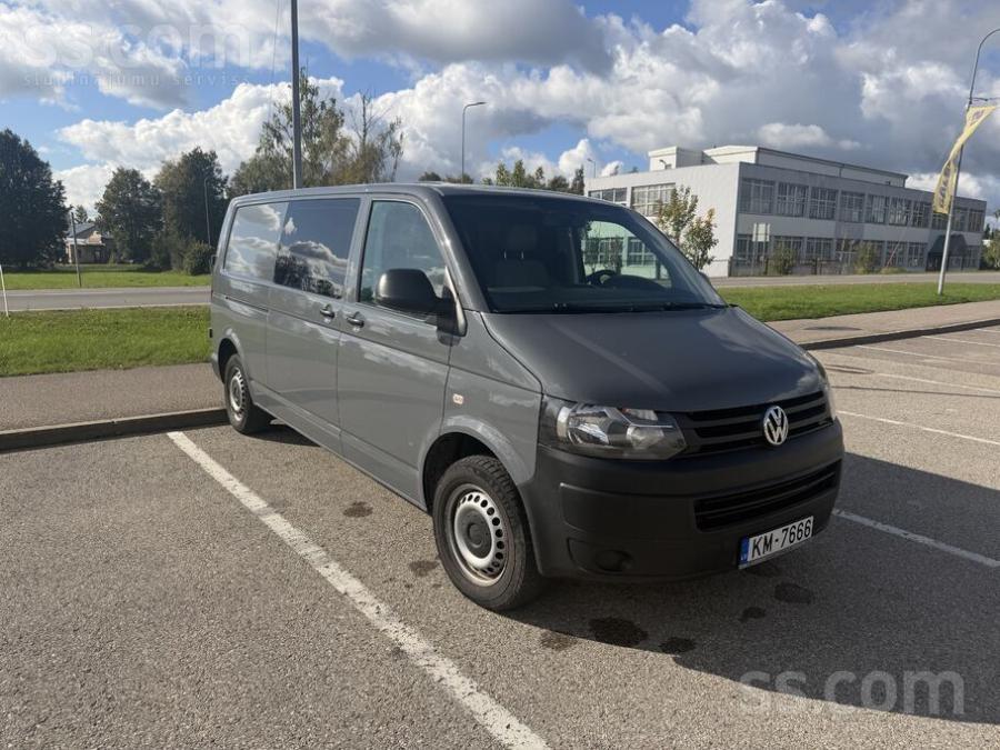 Grey Volkswagen Transporter 2014 in Riga, with an engine capacity of 2.00 L and mileage of 353 thousand km for 7400 €, photo 5 on AUTOMOTO.COM.LV