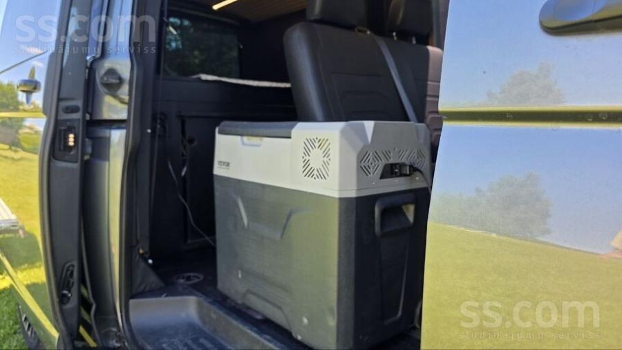 Pelēks Volkswagen Transporter 2015 Rīga, ar dzinēja tilpumu 2.00 L un nobraukumu 0 tūkst. km par 15000 €, foto 10 vietnē AUTOMOTO.COM.LV