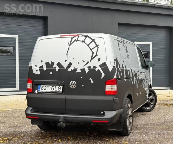Pelēks Volkswagen Transporter 2015 Tallina, ar dzinēja tilpumu 2.00 L un nobraukumu 289 tūkst. km par 7850 €, foto 11 vietnē AUTOMOTO.COM.LV